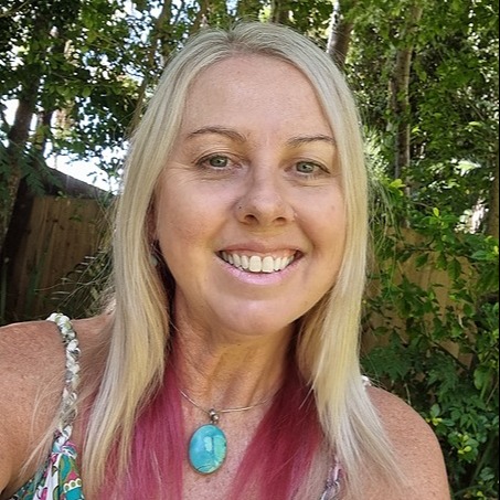 Kerry Meehan | Instagram, Facebook | Linktree