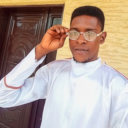 Gbemisola Samuel | Twitter, Instagram, Facebook | Linktree