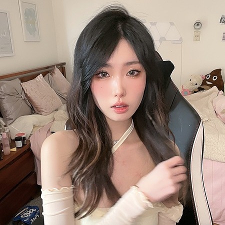 janee_liuu | Twitter, Instagram, Twitch | Linktree