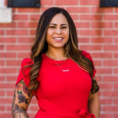 Samantha Simmons | Twitter, Instagram, Facebook, TikTok | Linktree