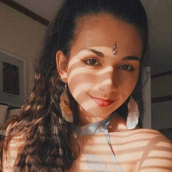 Eva | Twitter, Instagram, YouTube, TikTok | Linktree