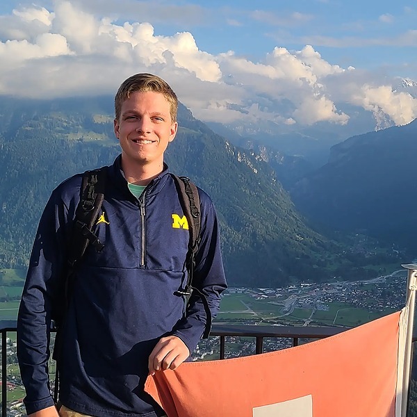 Thomas Bagley | Instagram, Facebook | Linktree