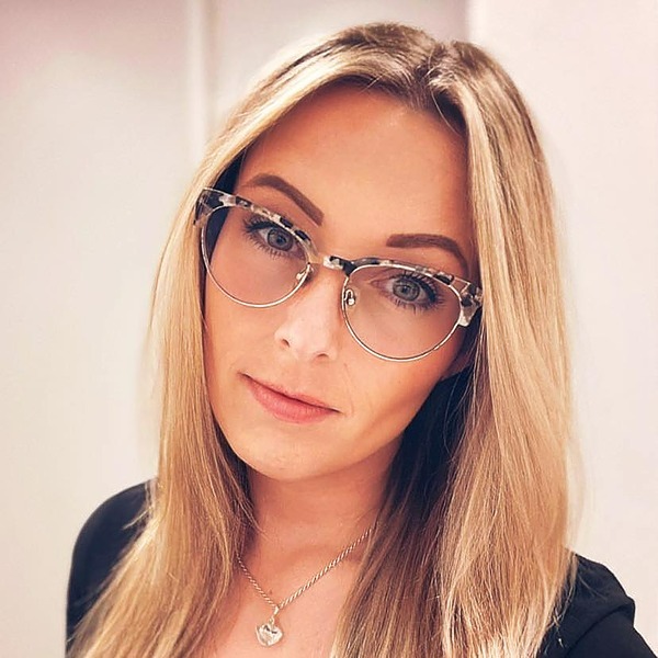 Lauren Lee Malloy | Twitter, Instagram, Facebook, TikTok | Linktree