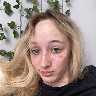 lily rae | Twitter, Instagram, TikTok | Linktree