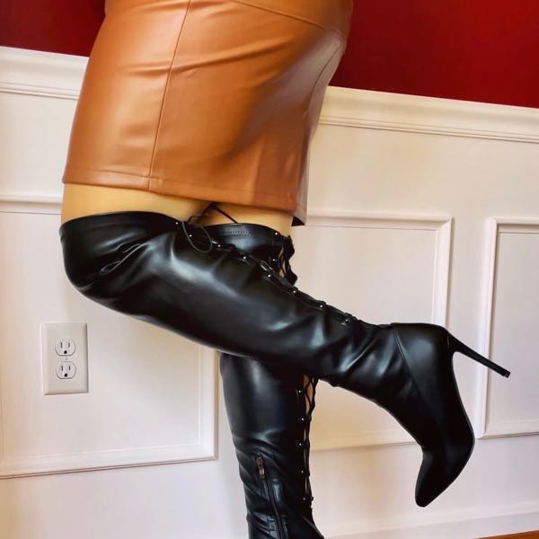 Boot Loving Couple | Linktree