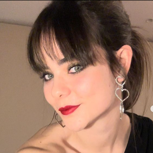 ireneblueeyes | Twitter, Instagram, TikTok | Linktree