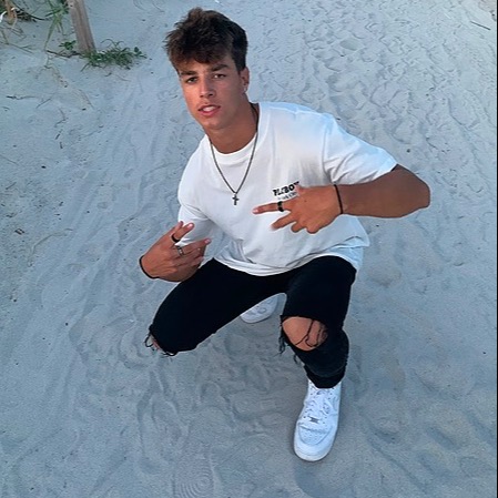 Austin Lippolis | Twitter, Instagram, TikTok | Linktree