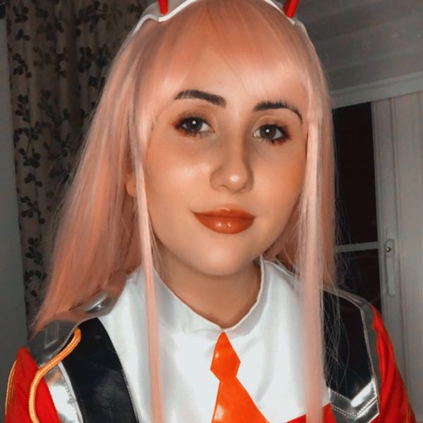 | Twitter, Instagram, Twitch | Linktree