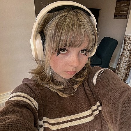 alaina | Twitter, Instagram, TikTok | Linktree