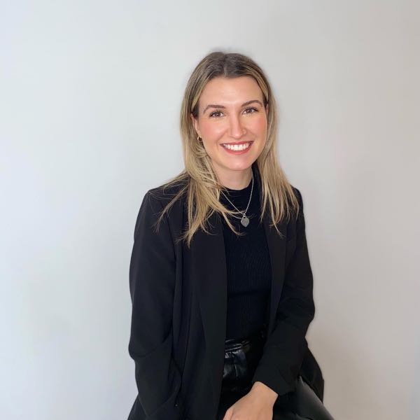 Bri Perruzza | Instagram | Linktree