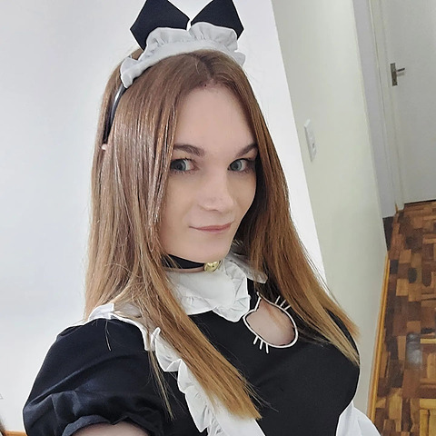 julia_eileen | Instagram, Twitch | Linktree