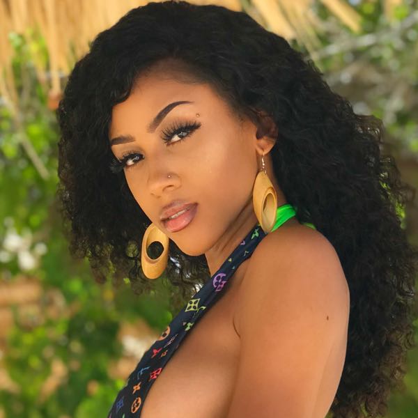 Lanae | Instagram, TikTok | Linktree