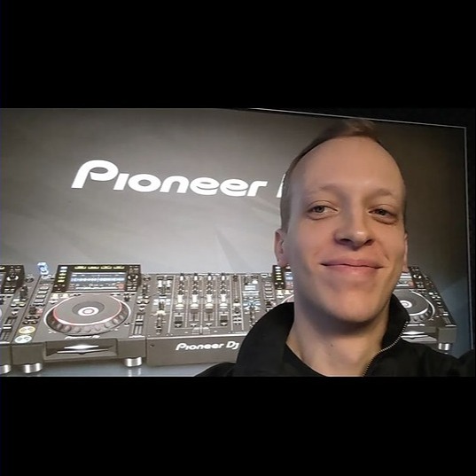 Alpha Zayren | Instagram, Facebook | Linktree