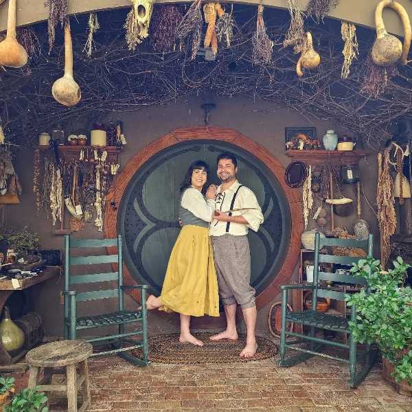 The Barefoot Hobbit | Instagram, TikTok | Linktree