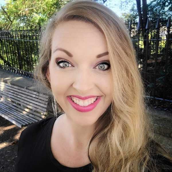 Ms. Anna | Instagram, Facebook, TikTok | Linktree