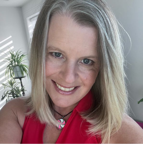 Kandy Golf apparel | Twitter, Facebook | Linktree