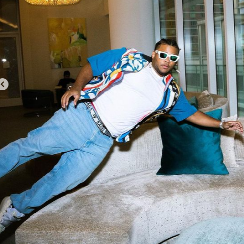 @fanum | Twitter, Instagram, Twitch | Linktree