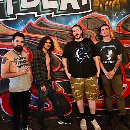 FLEEF | Twitter, Facebook | Linktree