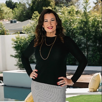 Ann Marie Ahern | Instagram, Facebook | Linktree