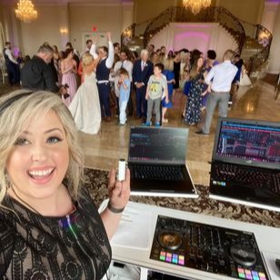 DJ Rachel 🎧 | Instagram, Facebook, TikTok, Twitch | Linktree