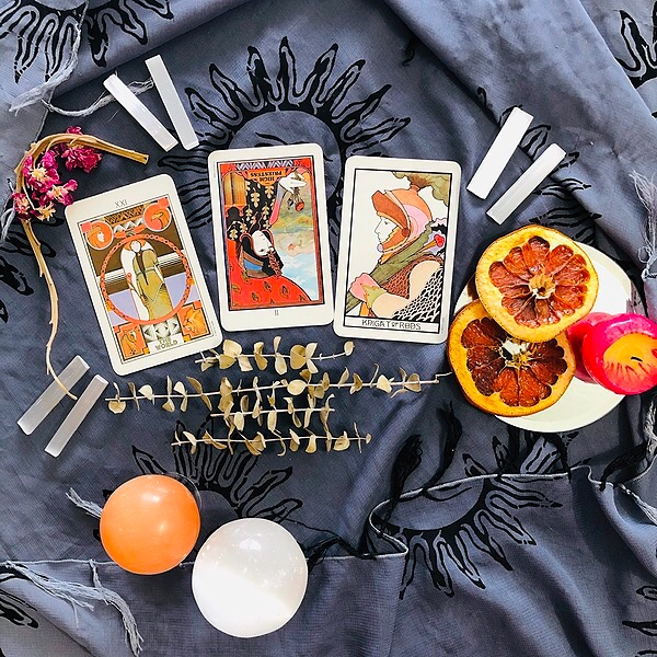 TRVST Tarot by Nixie | Instagram, TikTok | Linktree