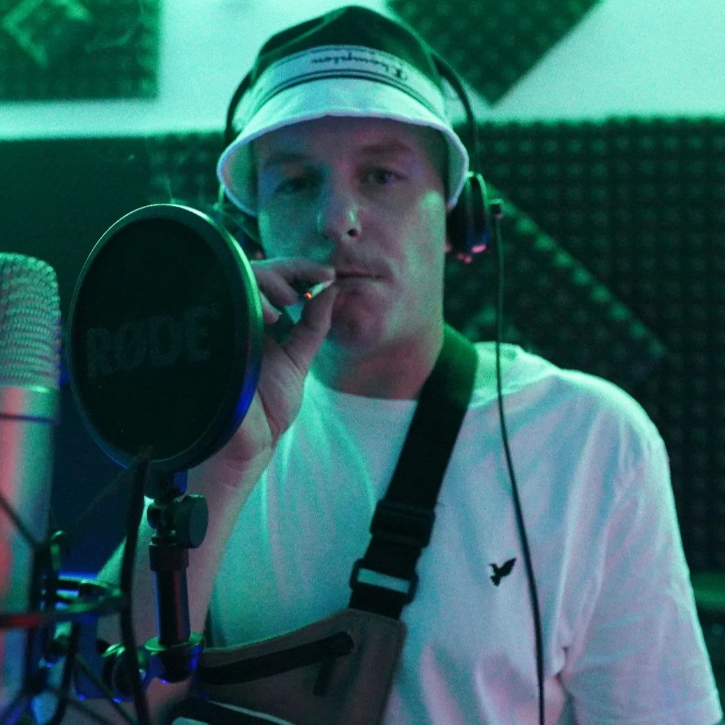 @MATEA | Instagram, Facebook | Linktree