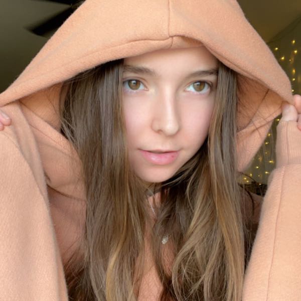 cydneyy_ | Twitter, Instagram, Twitch | Linktree