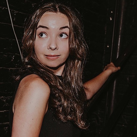 Zoe | Instagram, TikTok | Linktree