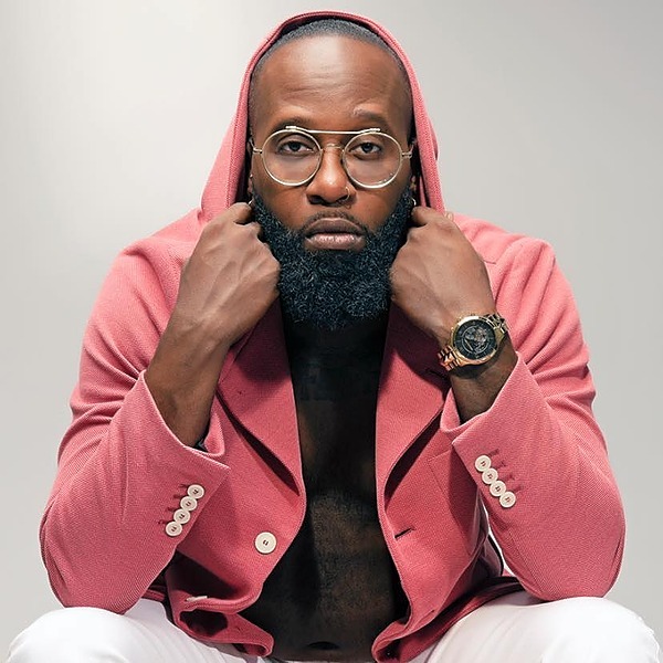 Warren | Instagram, Facebook | Linktree