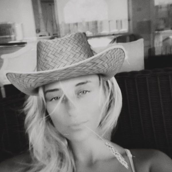 HADELINEMOPE | Instagram, TikTok | Linktree