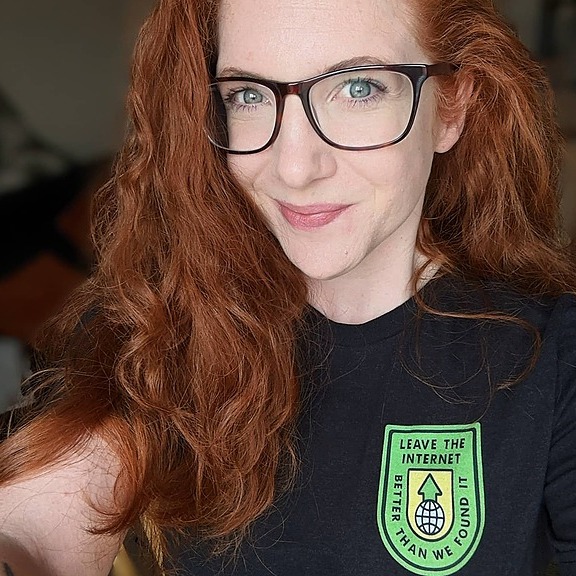 helloitskolo | Twitter, Instagram, TikTok, Twitch | Linktree