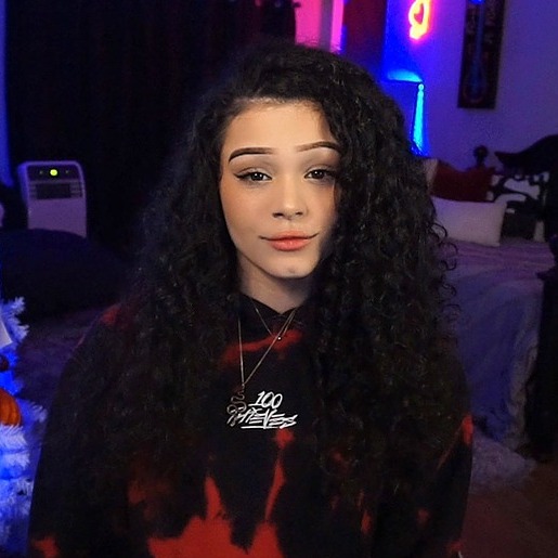 Alaina | Twitter, Instagram, TikTok, Twitch | Linktree