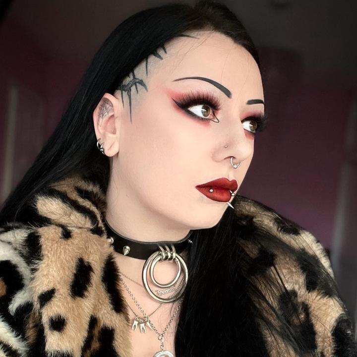 TOXIC TEARS | Twitter, Instagram, TikTok | Linktree