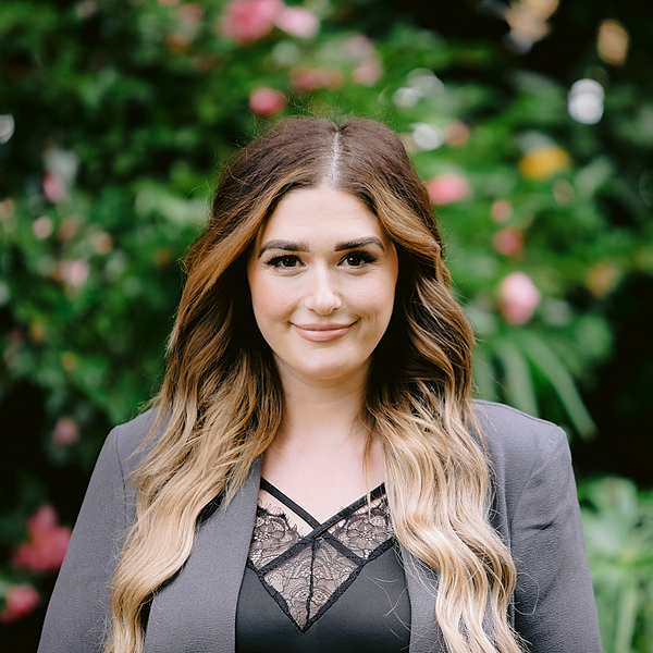 KATIE MURILLO | Instagram, Facebook | Linktree