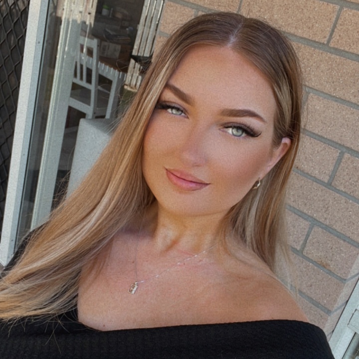 EBONEE CONNELL | Instagram, Facebook, TikTok | Linktree