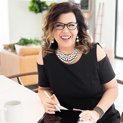 Kim Taylor ~ REALTOR® | Instagram, Facebook | Linktree