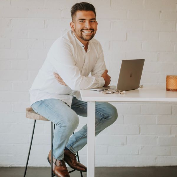 Stephen Pflucker | Instagram, Facebook | Linktree