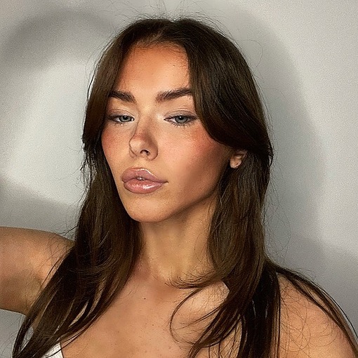 clarissabea | Twitter, Instagram, TikTok, Twitch | Linktree