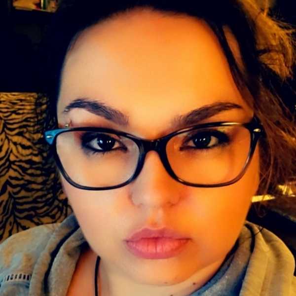 Author Lisa Logue | Twitter, Instagram, Facebook, TikTok | Linktree