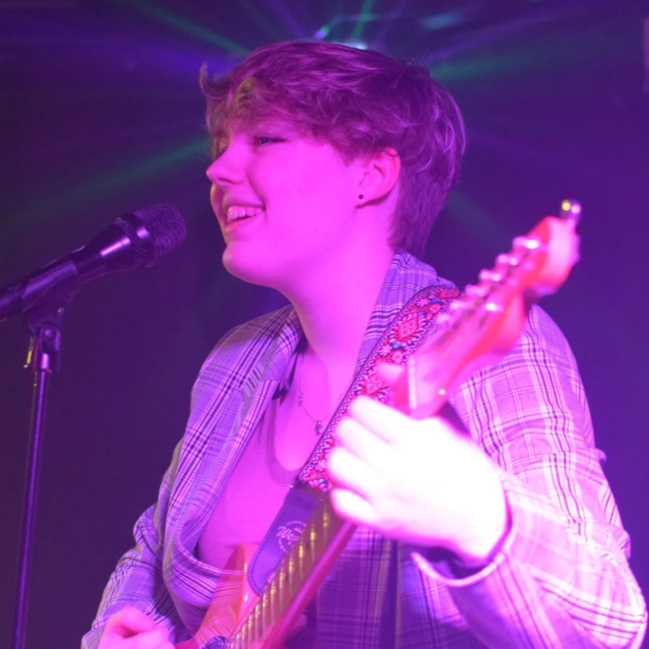 Eve Jean | Twitter, Instagram, Facebook, TikTok | Linktree