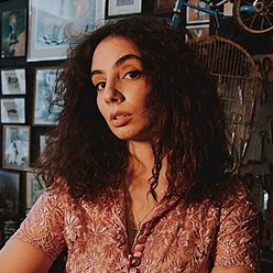 curlyscents | Instagram, TikTok | Linktree