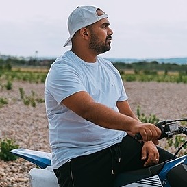 DZ - Listen on YouTube, Spotify, Apple Music - Linktree