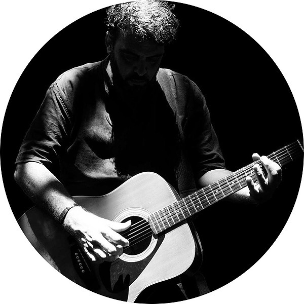 Ariel Díaz. Trovador Cubano. | Twitter, Instagram, Facebook | Linktree