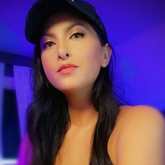 BeezyBee | Twitter, Instagram, TikTok, Twitch | Linktree