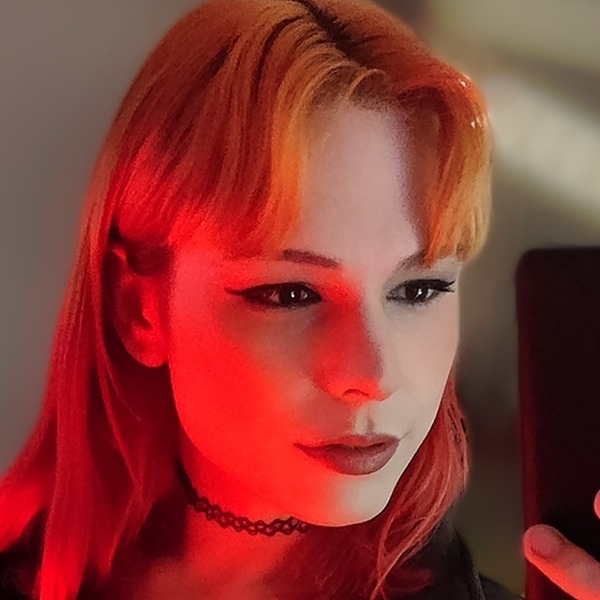 Joan Atoms | Twitter, Instagram, Twitch | Linktree