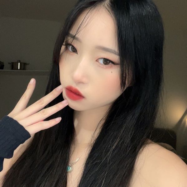 emmy | Twitter, Instagram, TikTok, Twitch | Linktree