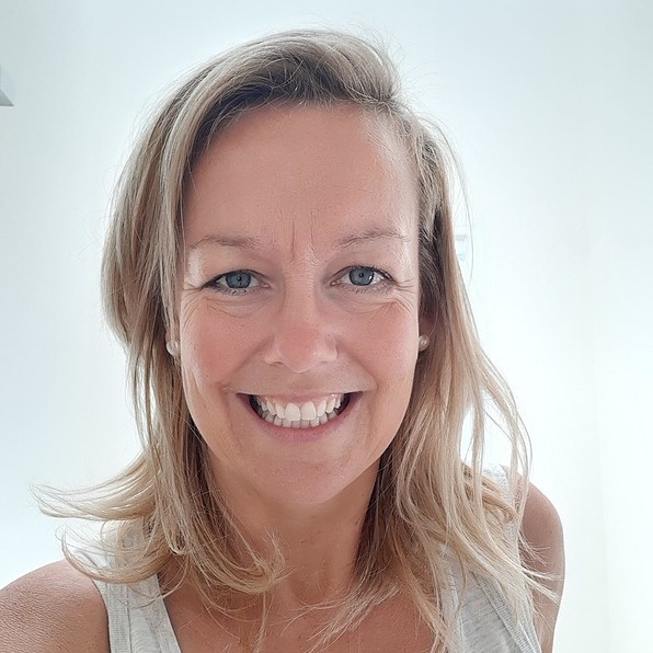 HollyDoyle | Instagram, Facebook | Linktree