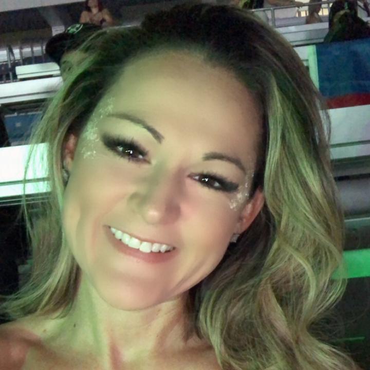 AuthorAmandaNichole | Instagram, Facebook, TikTok | Linktree