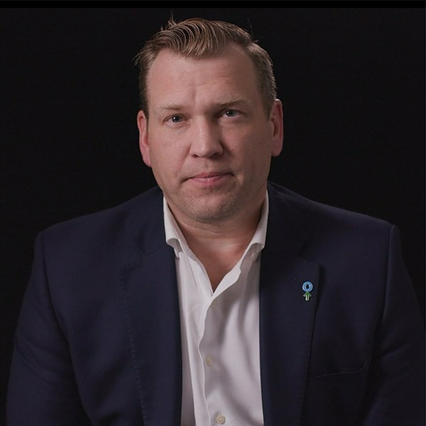 Dr. Chris Nowinski | Twitter, Instagram, TikTok | Linktree