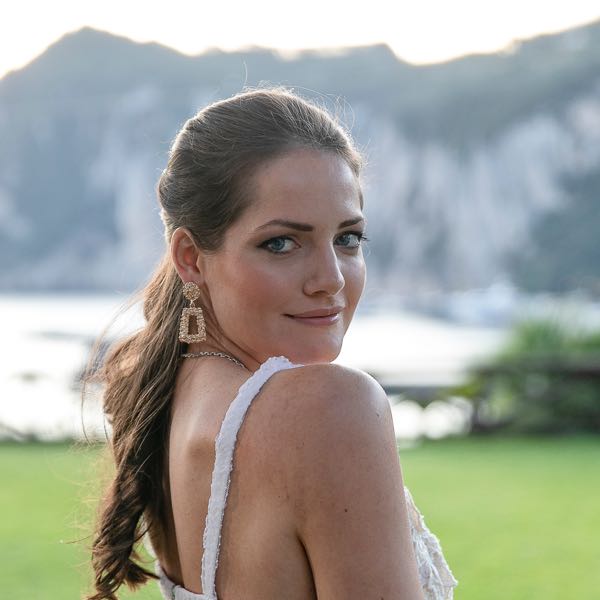 Kate Stoltz | Twitter, Instagram | Linktree